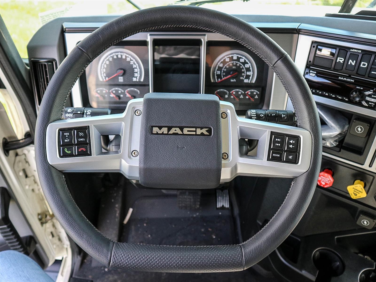 2019 Mack Anthem