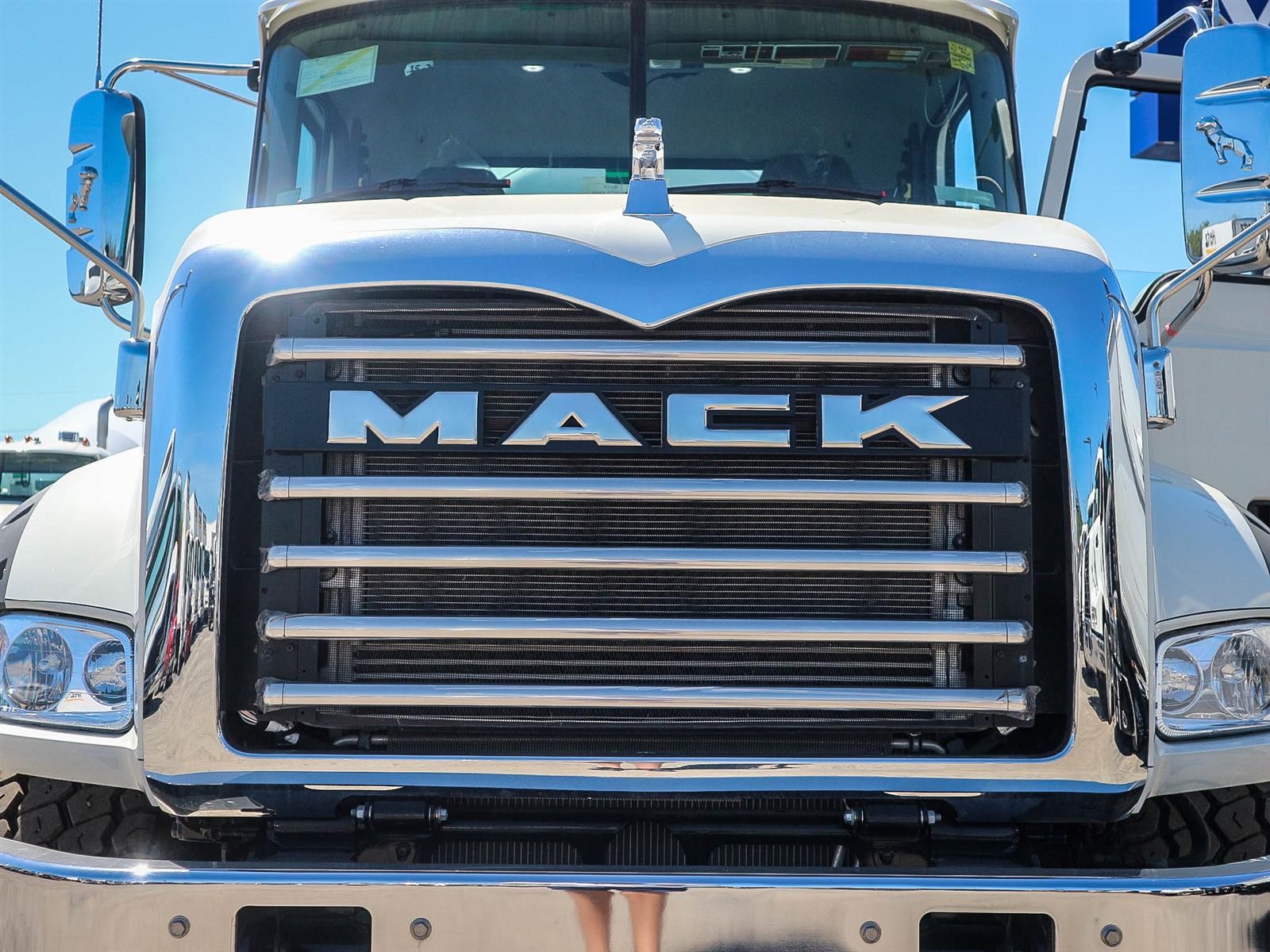 2020 Mack Granit