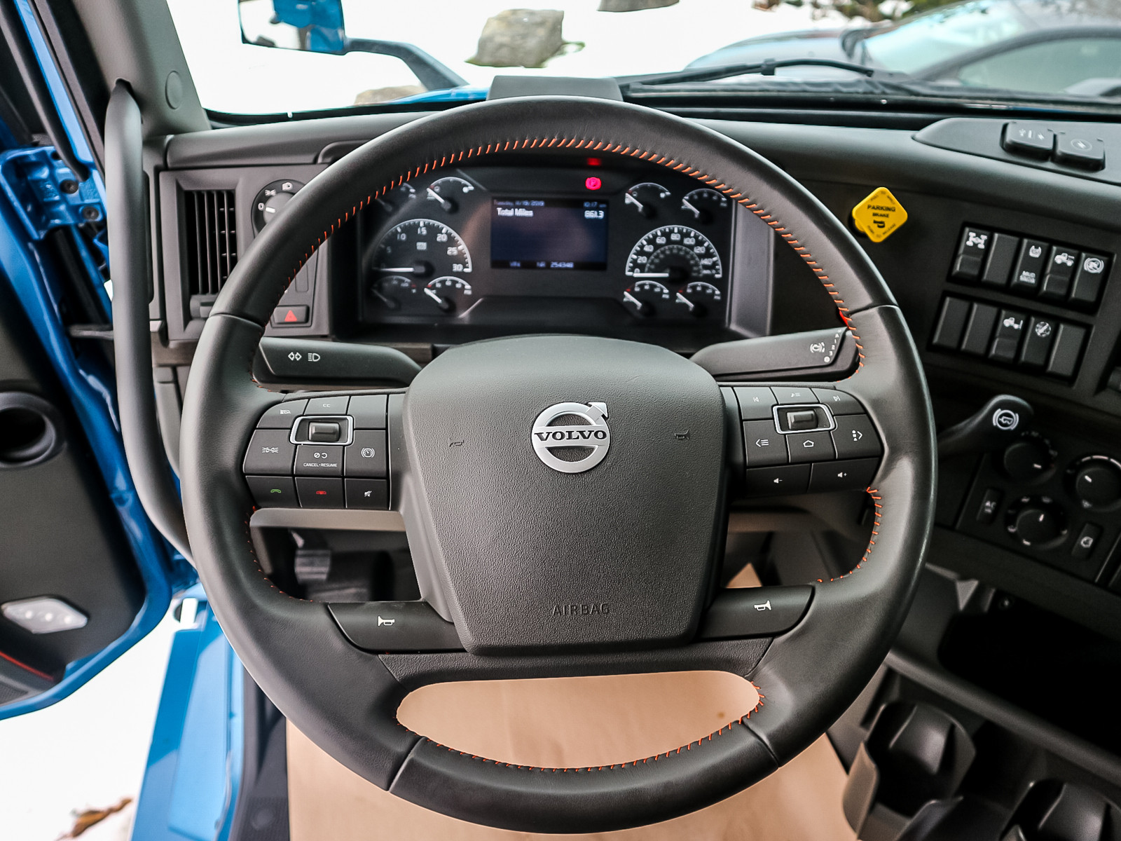 2020 Volvo VNL 760