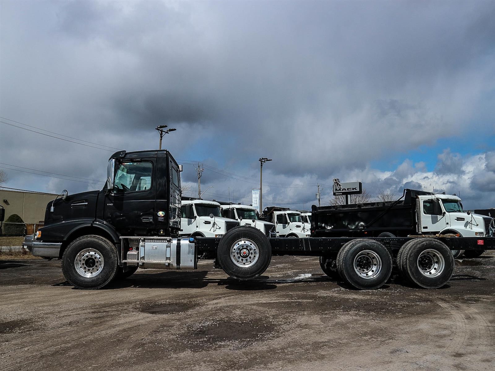 2021 Volvo VHD 300